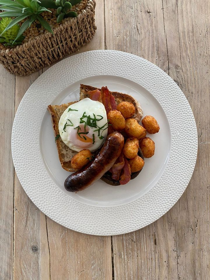 Lakeside Breakfast, Lakeside Brasserie, Cirencester, 24 December 2023 ...