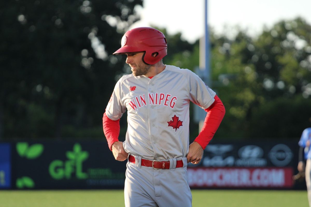 Winnipeg Goldeyes vs. Lake Country DockHounds, Blue Cross Park ...
