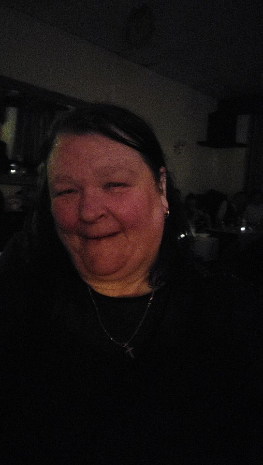 Carol welch, Our Lady and the Apostles Social Club, Stockport, 27 May ...
