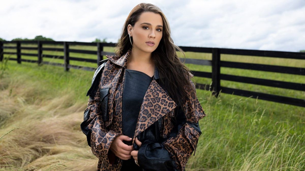 Gabby Barrett & Ashley McBryde, Wenonah Park at World Friendship Shell ...