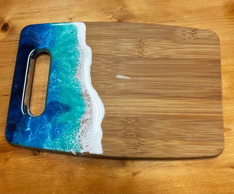 Class: Resin Cutting Board - with Stacey, Pineapple Picasso, Cape Coral, 22 March 2024 | AllEvents