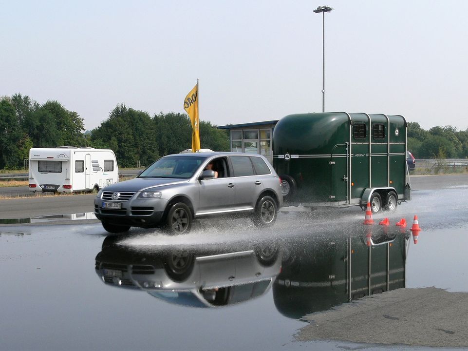 Training für PKW mit Anhänger (Caravan-, Wohnwagen-, Pferde-, Transport ...