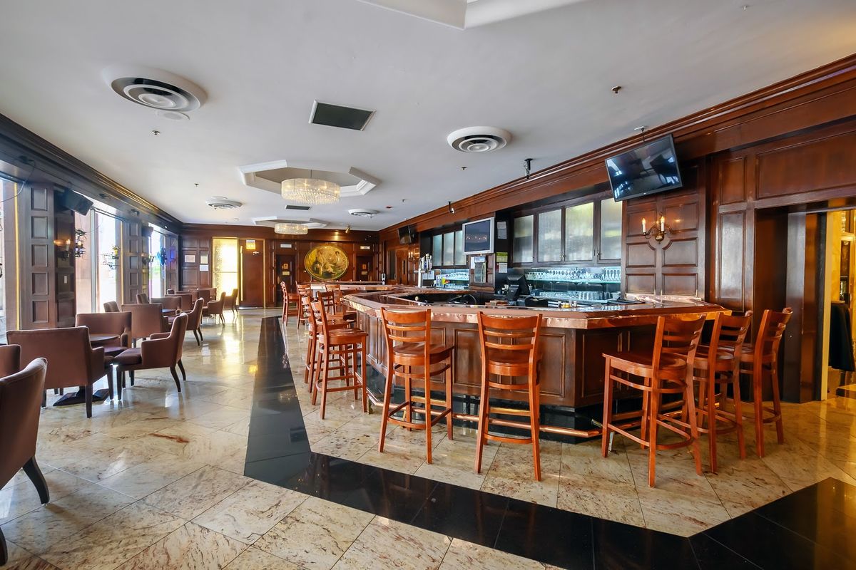 Discover Events & Things To Do Around The Congress Plaza Hotel | AllEvents